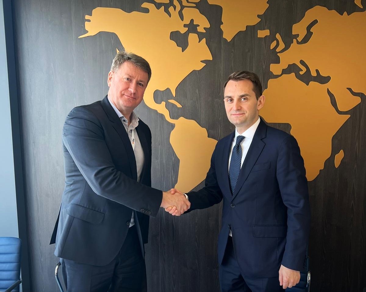 Zboruri către București și Londra, din Oradea | S-a semnat contractul ...